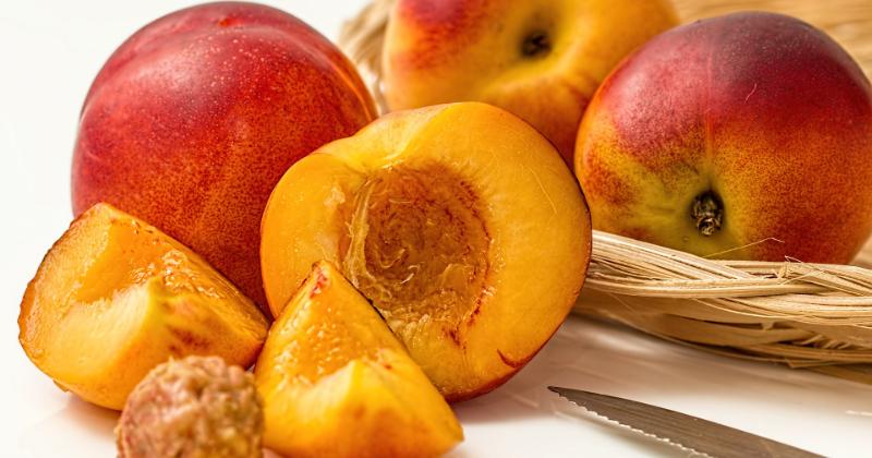 5 Manfaat Buah Persik Untuk Ibu Hamil