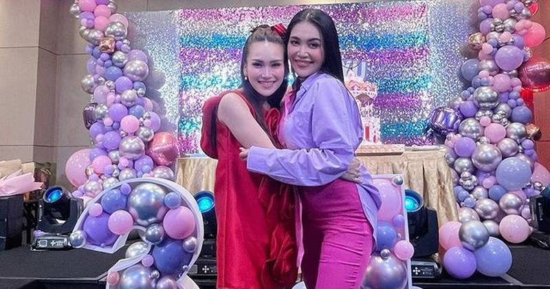 Denada Ungkap Putrinya Jadi Penggemar Ayu TingTing Denada Ungkap Putrinya Jadi Penggemar Ayu TingTing
